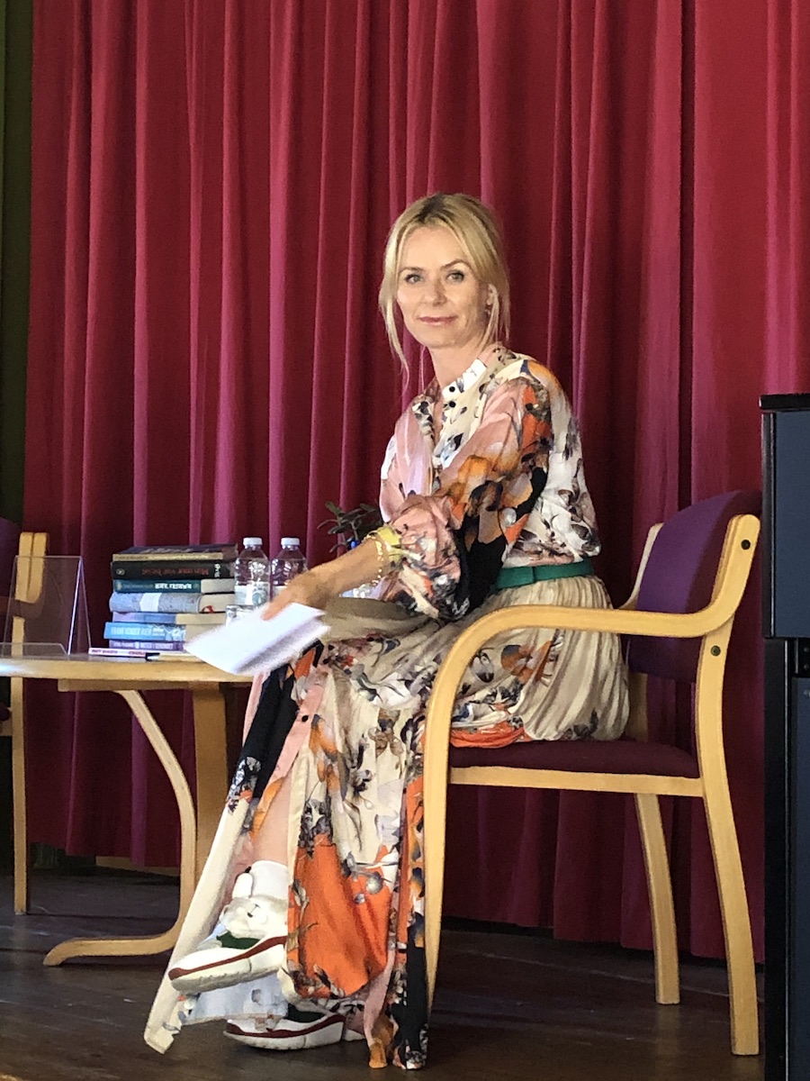 Pigerne strømmede til da Anne Glad kom på besøg