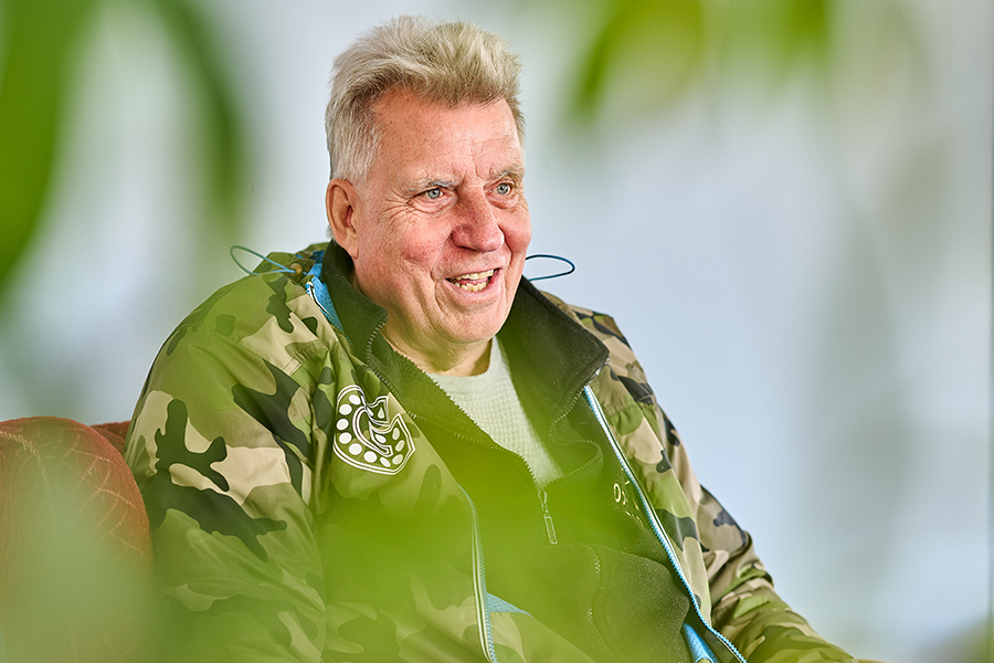 Danny er stadig på scenen...